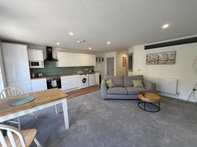 George Street, Hull 1 bed apartment to rent £1,950 pcm £450 pw