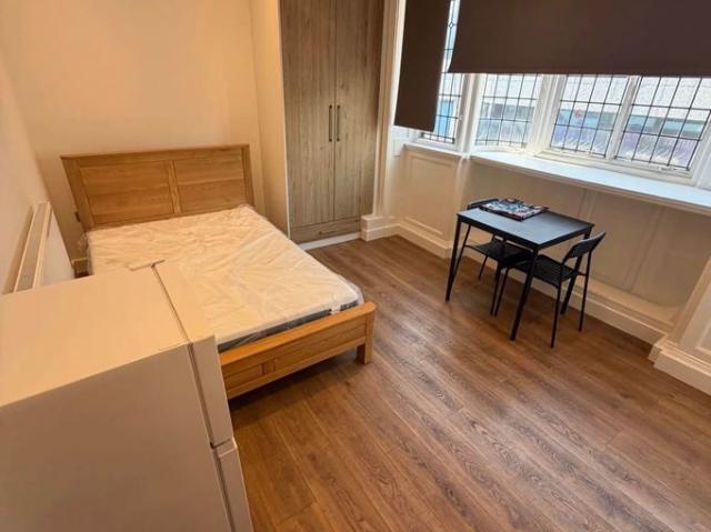 George Street, Luton LU1, Room to rent, £775 pcm | PrimeLocation