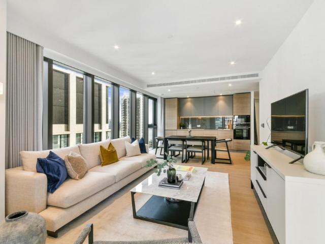 George Street, London, E14 2 bed flat to rent £3,888 pcm £897 pw