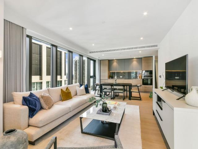 George Street, South Quay E14, 2 bed flat to rent, £3,888 pcm | PrimeLocation