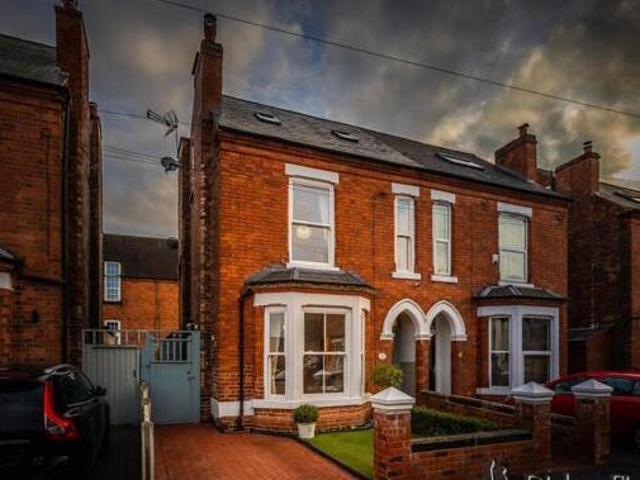 George Road, West Bridgford, 4 Bedroom Semi detached