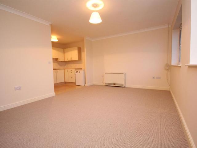 George Williams Way, Kennington, Ashford TN24, 2 bed flat to rent, £1,100 pcm | PrimeLocation