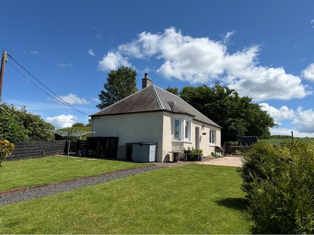 Georgefield Bungalow, Earlston TD4, 2 bed detached house to rent, £750 pcm | PrimeLocation
