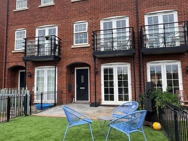 Georgian Way, KIDDERMINSTER 4 bed house to rent £1,495 pcm £345 pw