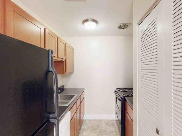 Georgian Court 1 Bedroom Apartment for Rent at 5660 Kingsbury Ave, St. Louis, MO 63112 DeBaliviere Place