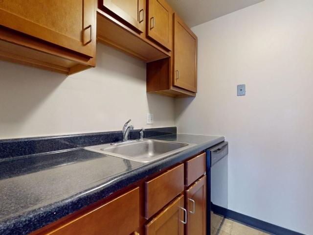 Georgian Court 2 Bedroom Apartment for Rent at 5660 Kingsbury Ave, St. Louis, MO 63112 DeBaliviere Place