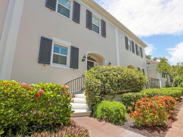Georgian Style Townhome Located At Bishops Court at The Oaks Preserve!