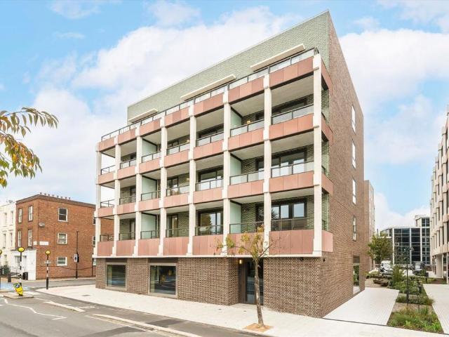 Georgiana Street, London NW1 2 bed flat to rent £3,800 pcm £877 pw