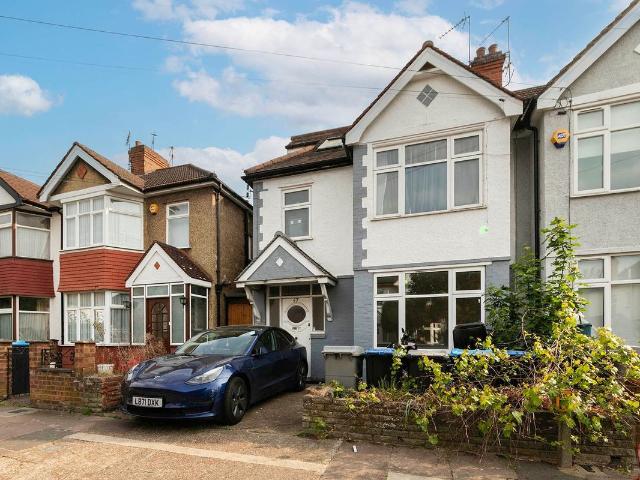 Geary Road, London NW10, 2 bed flat to rent, £2,100 pcm | PrimeLocation