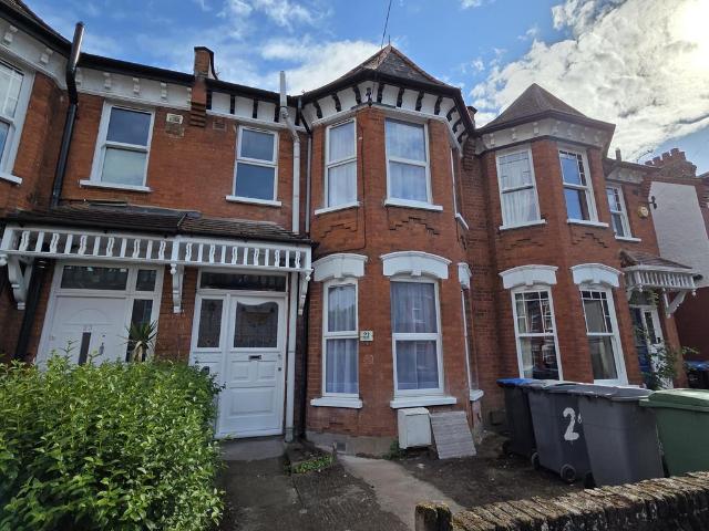 Geary Road, London NW10 4 bed terraced house to rent £3,700 pcm £854 pw