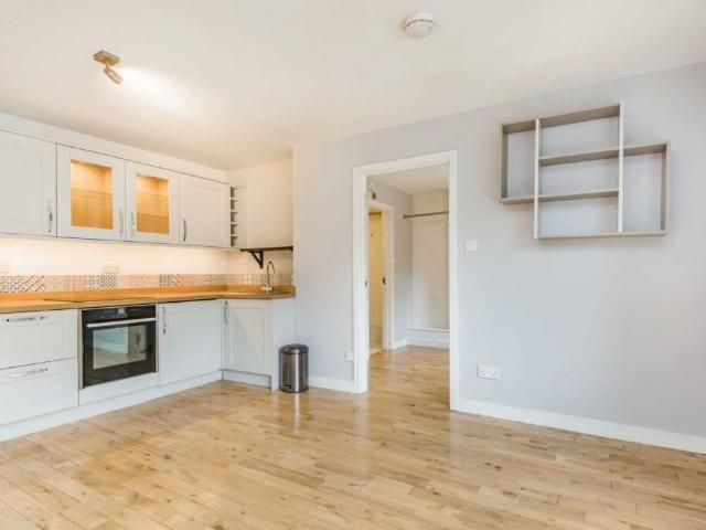 Gefle Close, Bristol BS1, 1 bed flat to rent, £1,200 pcm | PrimeLocation