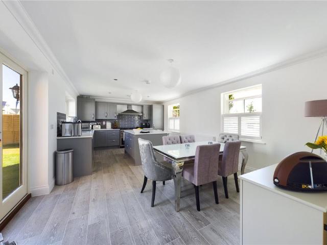 Geldart Way, Huntingdon PE28 4 bed detached house to rent £2,250 pcm £519 pw