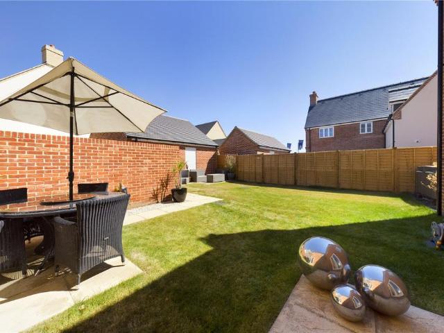 Geldart Way, Huntingdon PE28 4 bed detached house to rent £2,350 pcm £542 pw