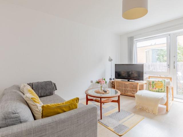Geldeston Road, London E5, 1 bed flat to rent, £2,950 pcm | PrimeLocation