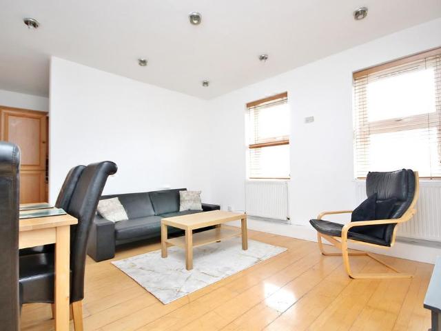 Germander Way, London, E15 3 bed apartment to rent £2,450 pcm £565 pw
