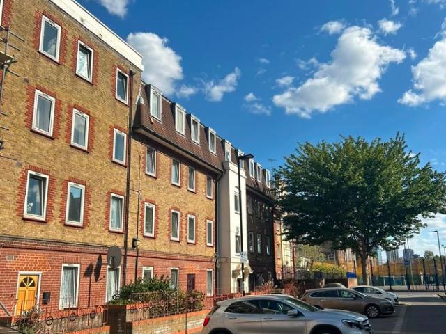 Germander Way, West Ham E15, 3 bed flat to rent, £2,150 pcm | PrimeLocation