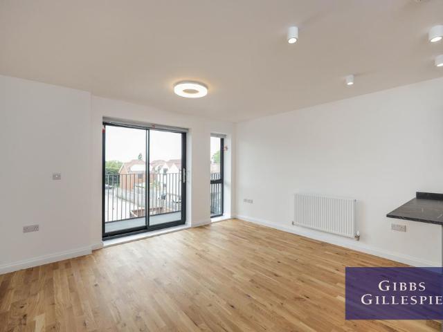 Gerrards House, Station Road. 1 bed flat to rent £1,650 pcm £381 pw