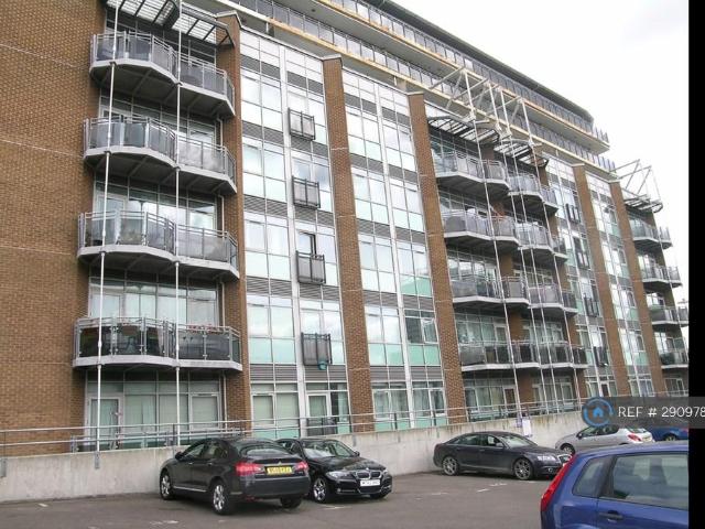 Gerry Raffles Square, London, E15 4 bed flat to rent £4,500 pcm £1,038 pw