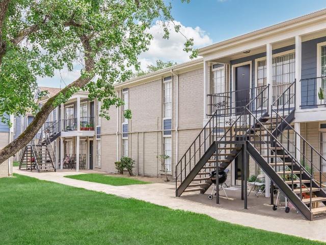 Gessner Park 3 Bedroom Apartment for Rent at 1776 Gessner Rd, Houston, TX 77080 Spring Branch West