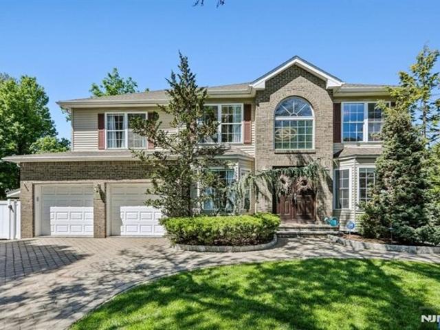 Gettysburg Pl, Paramus, Home For Sale