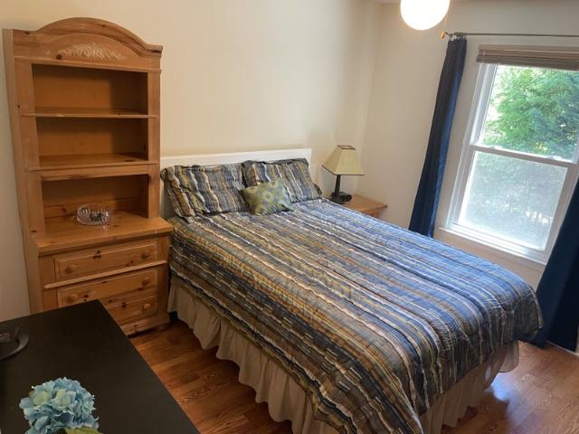 Get 1 month rent free for a $900 per month room
