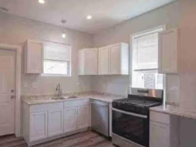 Get your keys today absolutely beautiful renovated 5 Bedroom 3.