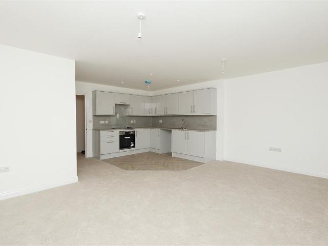 Gff, High Street, Heathfield TN21, 2 bed flat to rent, £1,200 pcm | PrimeLocation