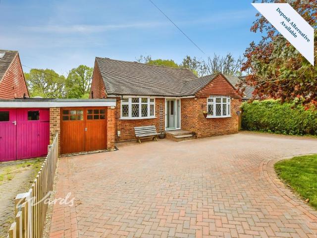 Ghyllside Road Northiam TN31 5 bed detached bungalow to rent £2,700 pcm £623 pw