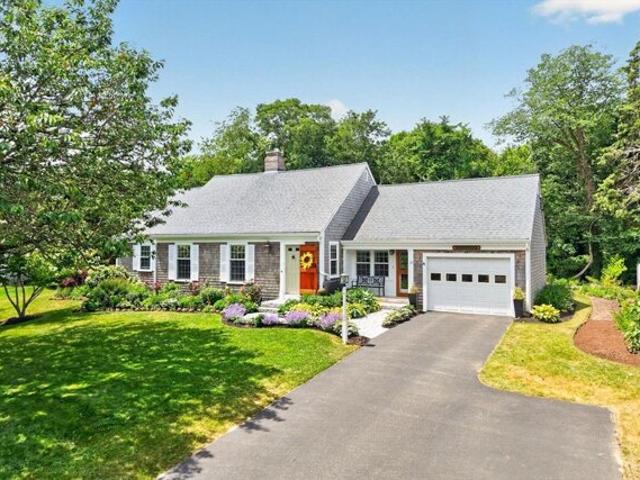 Gingerbread Ln, Yarmouth, Home For Sale