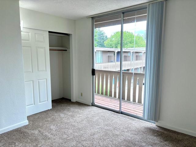 GIORC01 2 Bedroom Apartment for Rent at 3630 Se Cesar E Chavez Blvd, Portland, OR 97202 Creston Kenilworth