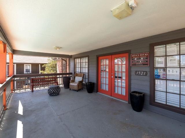 Gia @ Spring Branch 3 Bedroom Apartment for Rent at 1521 Sherwood Forest St, Houston, TX 77043 Spring Branch West