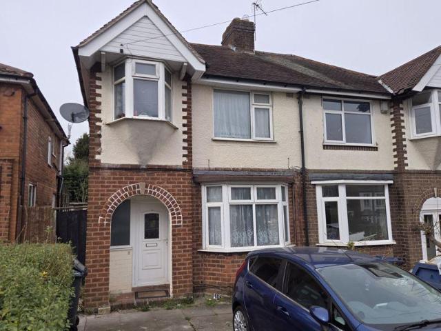 Gibbins Road, Selly Oak, Birmingham. 3 bed semi detached house to rent £1,365 pcm £315 pw
