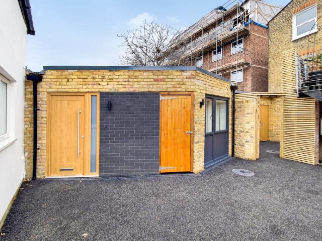 Gibbon Mews, Kingston Upon Thames 1 bed apartment to rent £1,750 pcm £404 pw