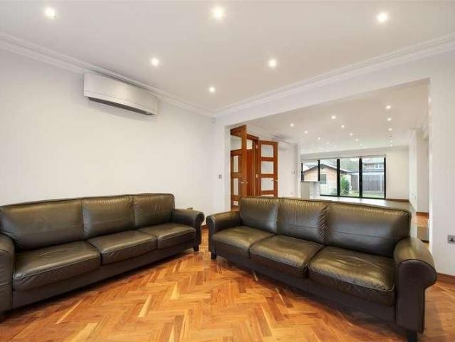 Gibbon Road, W3
