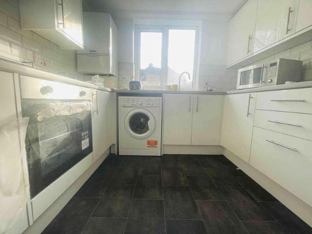 Gibbon Road, London, SE15