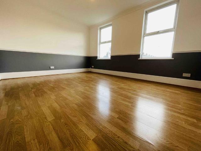 Gibbon Road, London SE15 1 bed flat to rent £1,700 pcm £392 pw