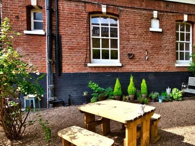 Gibson Gardens, London, N16 7HB, United Kingdom | 1 bed apartment for rent #138932146 | Rentberry