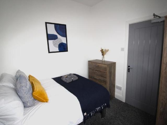 Gidlow Lane, Wigan, Greater Manchester WN6, Room to rent, £485 pcm | PrimeLocation