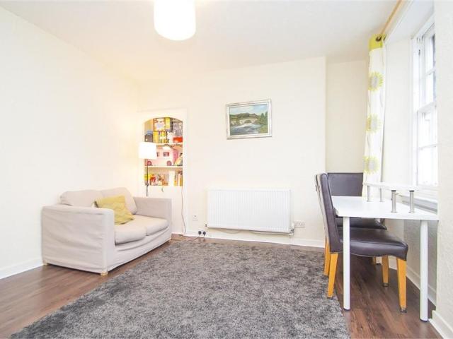 Gifford Park, Edinburgh EH8, 2 bed flat to rent, £1,575 pcm | PrimeLocation