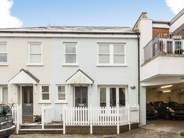 Giggs Hill Road, KT7, London