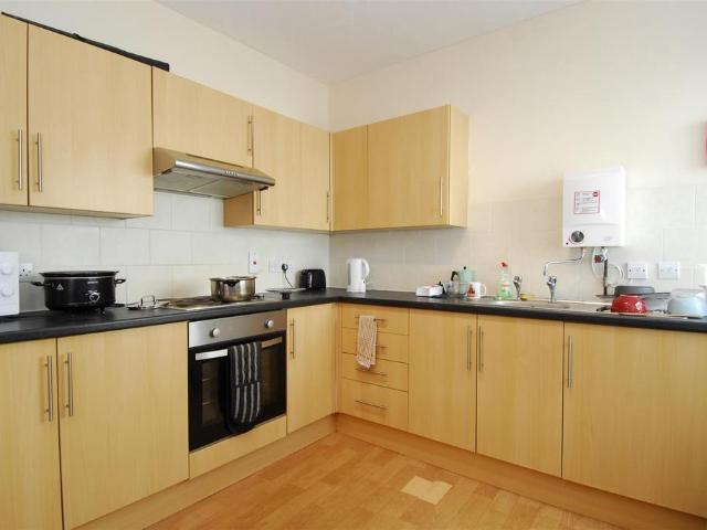 Gilwell Street, Plymouth PL4 2 bed flat to rent £1,274 pcm £294 pw