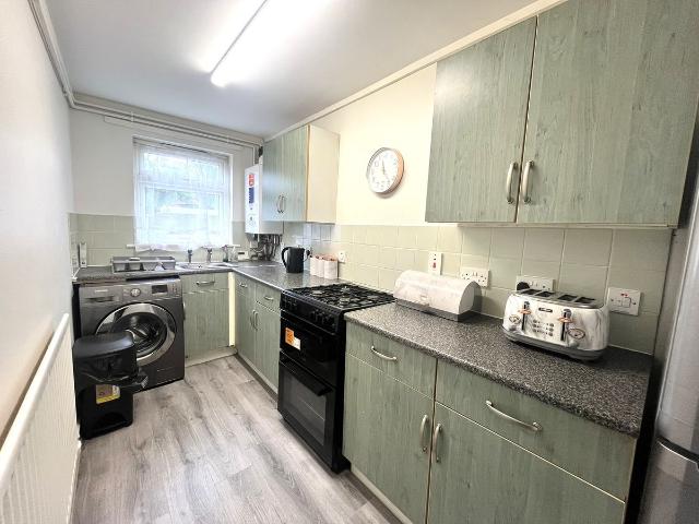 Gilbert Close, Coventry CV1, 2 bed flat to rent, £925 pcm | PrimeLocation