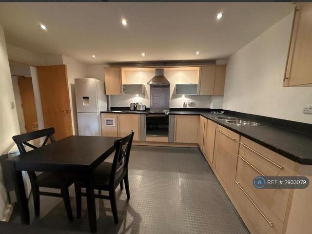 Gilbert House, Salford, M5 2 bed flat to rent £1,295 pcm £299 pw