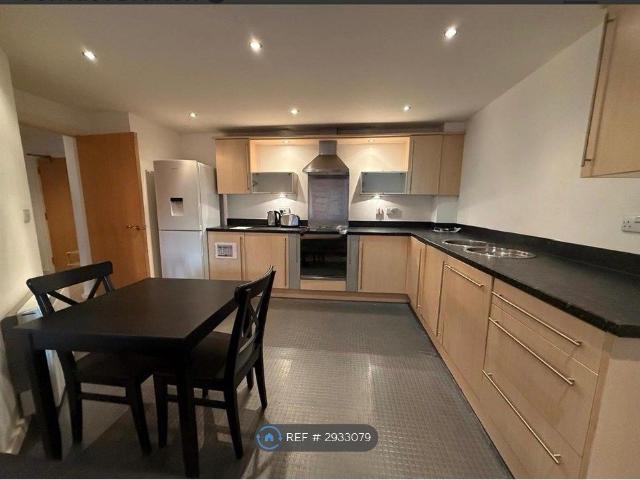Gilbert House, Salford M5, 2 bed flat to rent, £1,295 pcm | PrimeLocation