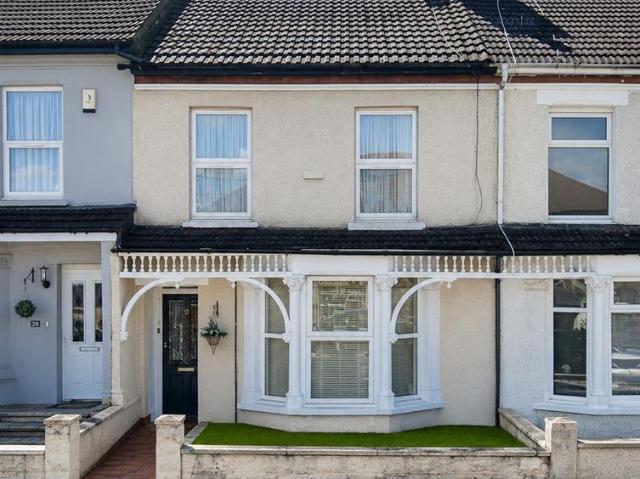 Gilbert Road, Belvedere DA17, 2 bed flat to rent, £1,650 pcm | PrimeLocation