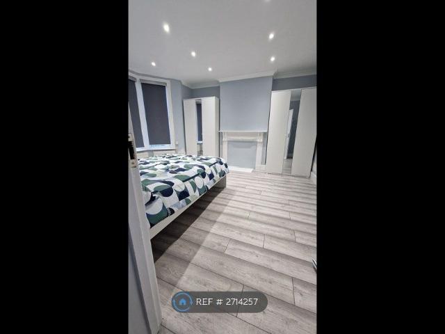 Gilbert Road, Belvedere DA17, Room to rent, £800 pcm | PrimeLocation