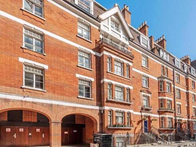 Gilbert Street, Mayfair, London, W1K 2 bed flat to rent £3,200 pcm £738 pw