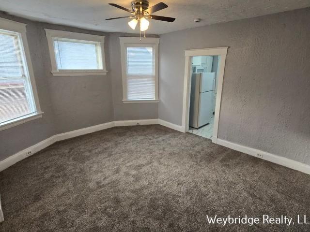 Gilbert 3209 4 Bedroom Apartment for Rent at 3209 Gilbert Avenue, Cincinnati, OH 45207 Evanston