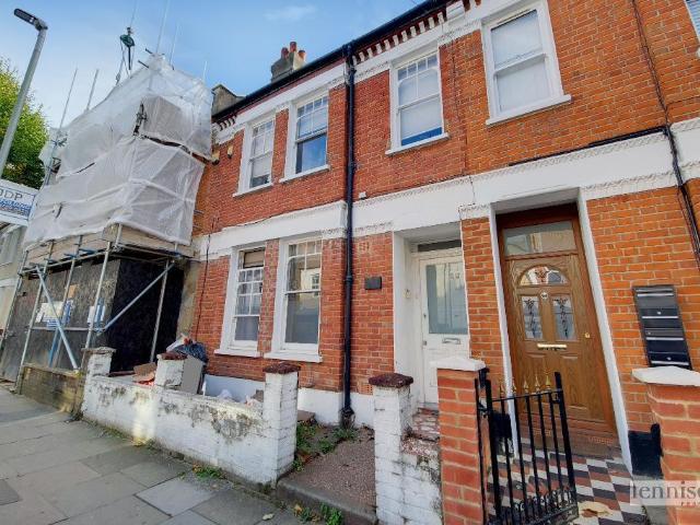 Gilbey Road, Tooting Broadway, SW17 0QH 2 bed flat to rent £2,400 pcm £554 pw
