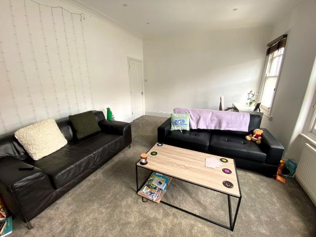 Gilbey Road, London SW17, 3 bed flat to rent, £2,850 pcm | PrimeLocation